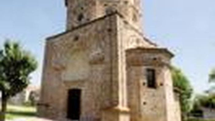 È encomiabile aver salvato Rossate, ma due castelli rischiano di crollare