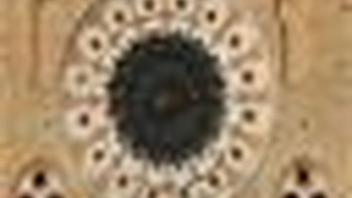 Il rosone nel 1506 fu realizzato per volere di Claudio di Seyssel