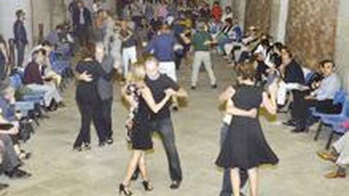 Perché due serate di liscio senza più il tango argentino?