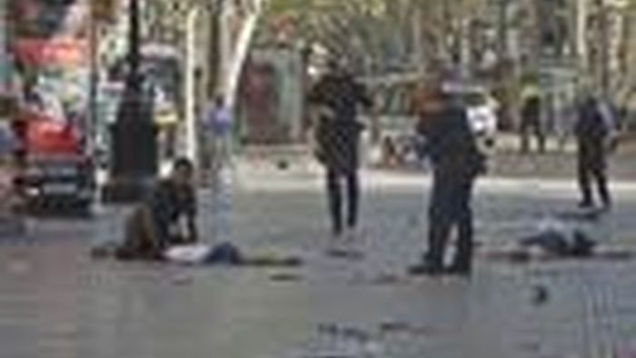 Le voci dei lodigiani a Barcellona: «Paura e confusione»