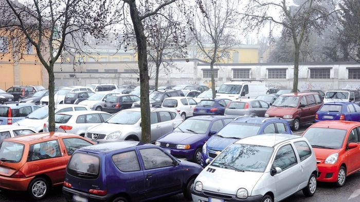 LODI Cambia volto il parcheggio dei pendolari di via Villani - Cronaca