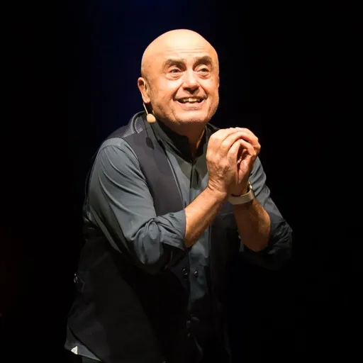 TEATRO Paolo Cevoli ”va a 10 all’ora” tra ricordi e risate - Cultura