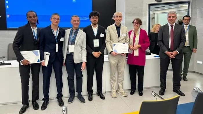 LODI Studenti del Bassi primi in Italia al concorso della Banca ...