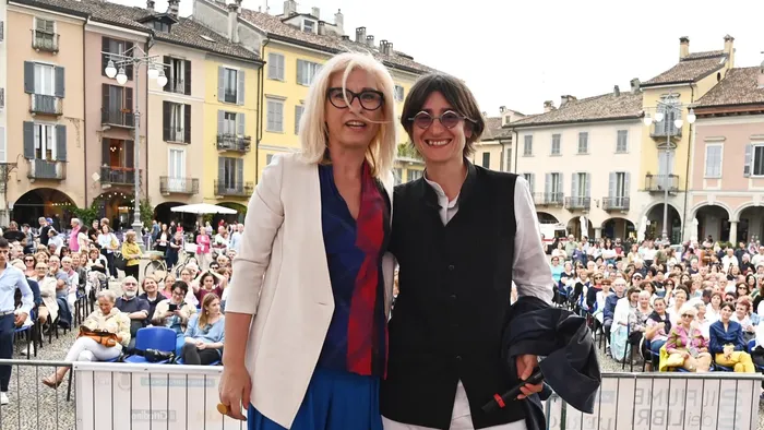 IL FIUME DEI LIBRI “Chi dice e chi tace”, la verve di Chiara Valerio a ...