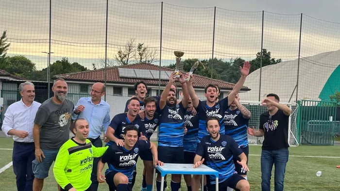 SAN DONATO Gli impiegati dell’Eni giocano a pallone e sostengono il ...