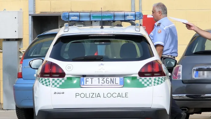 Tribiano: investito dalla sua auto sulla discesa del box