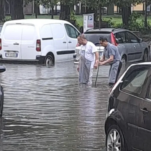 CODOGNO Piazza Cairoli allagata, biblioteca chiusa - Cronaca