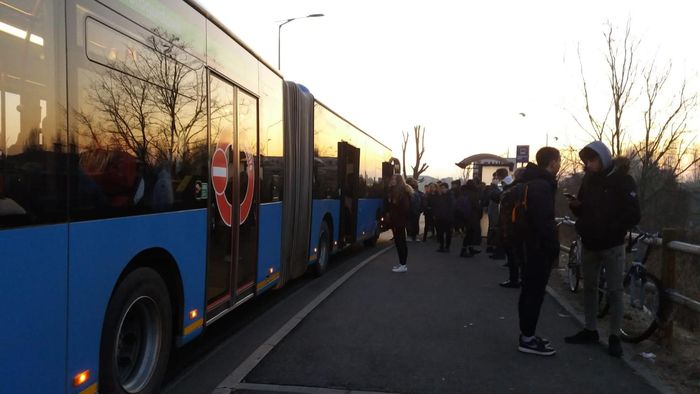 Paullo: assemblea virtuale dei pendolari per le corse dei pullman che ...