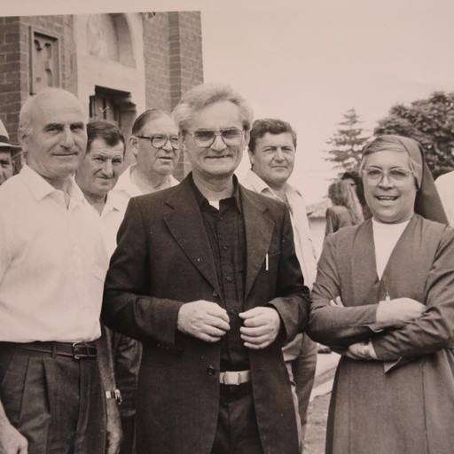 Padre Poggi, babbo Natale taršent sesanta cinch dì a l’an LA ...