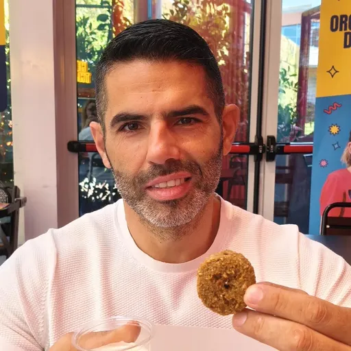 Il ristoratore libanese diventato food influencer: «Habibi, yallah ...