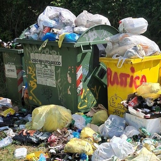 Adda invasa dai rifiuti: plastica e barbecue minacciano le rive - Cronaca