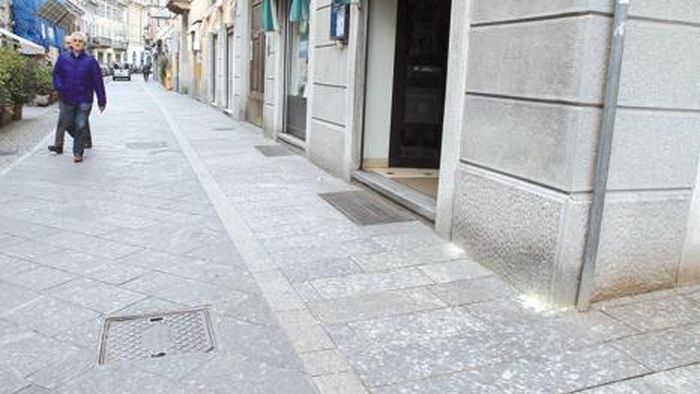 «Via Roma come un vespasiano»