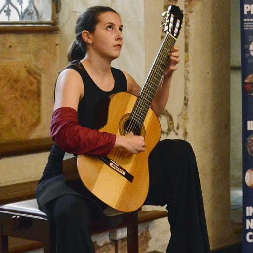 Carlotta Dalia, giovane talento per il festival della chitarra