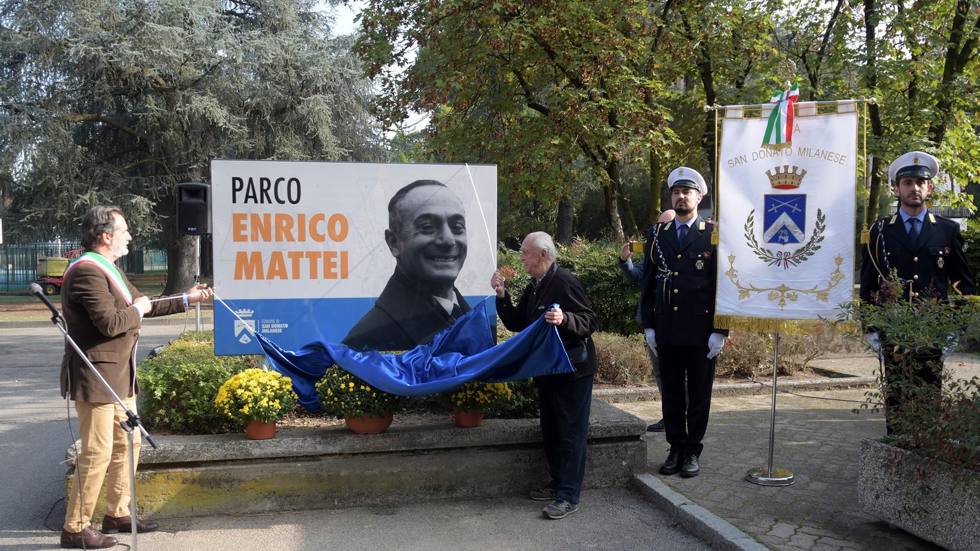 SAN DONATO Inaugurata la targa dedicata a Enrico Mattei VIDEO - Cronaca