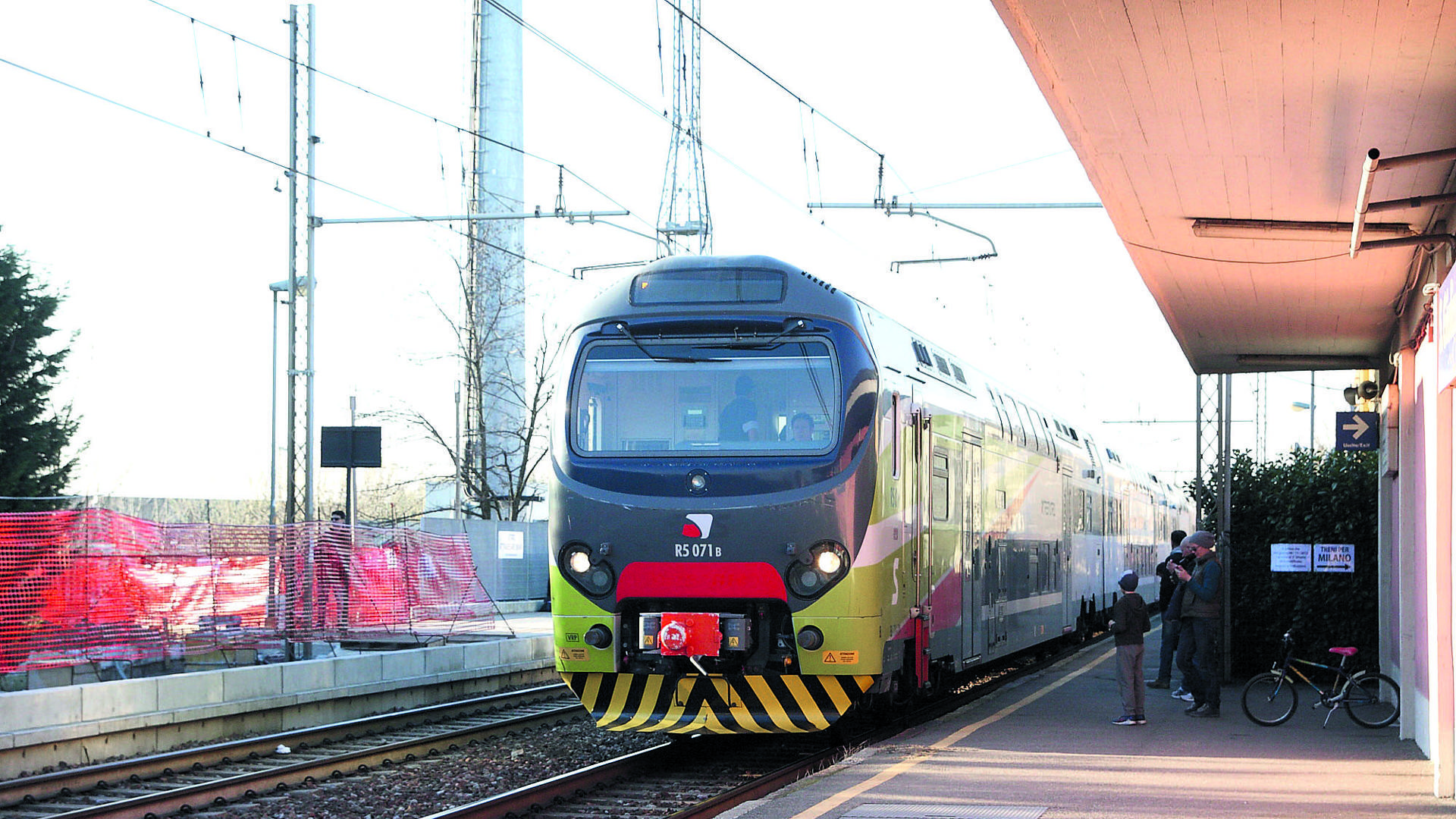 TRENI Mattinata di “passione” per i pendolari della linea S1 per Milano ...